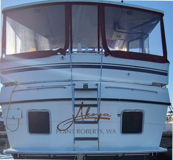 Akoya boat lettering.